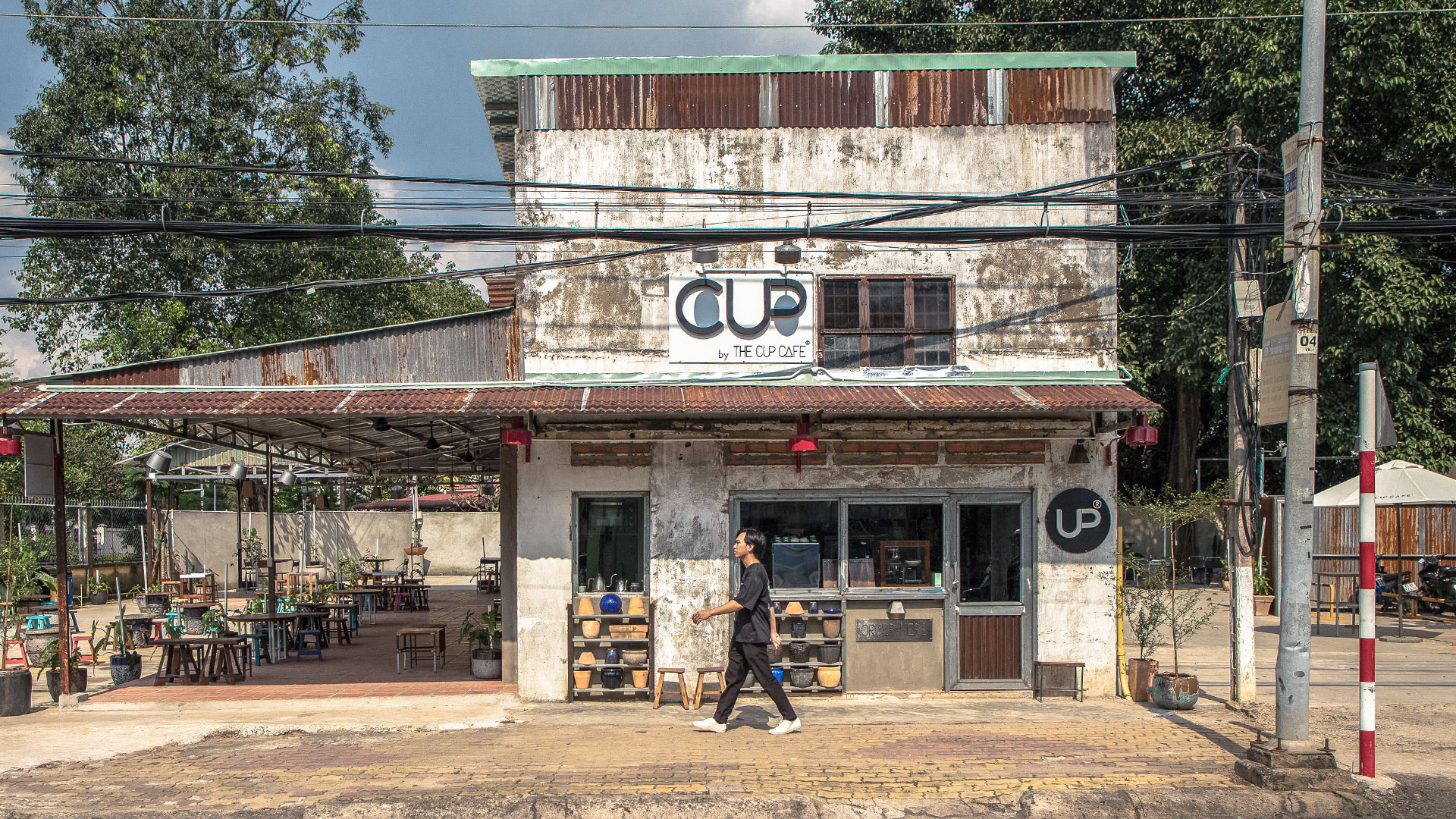 Cửa hàng - The Cup Cafe